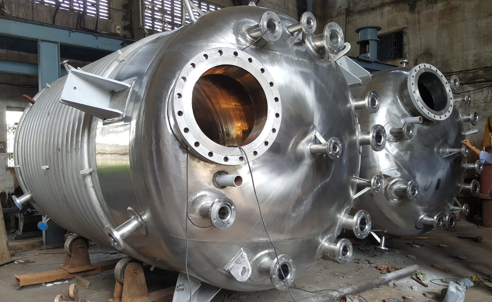Tanks and Pressure Vessels - Aerolite Engineers